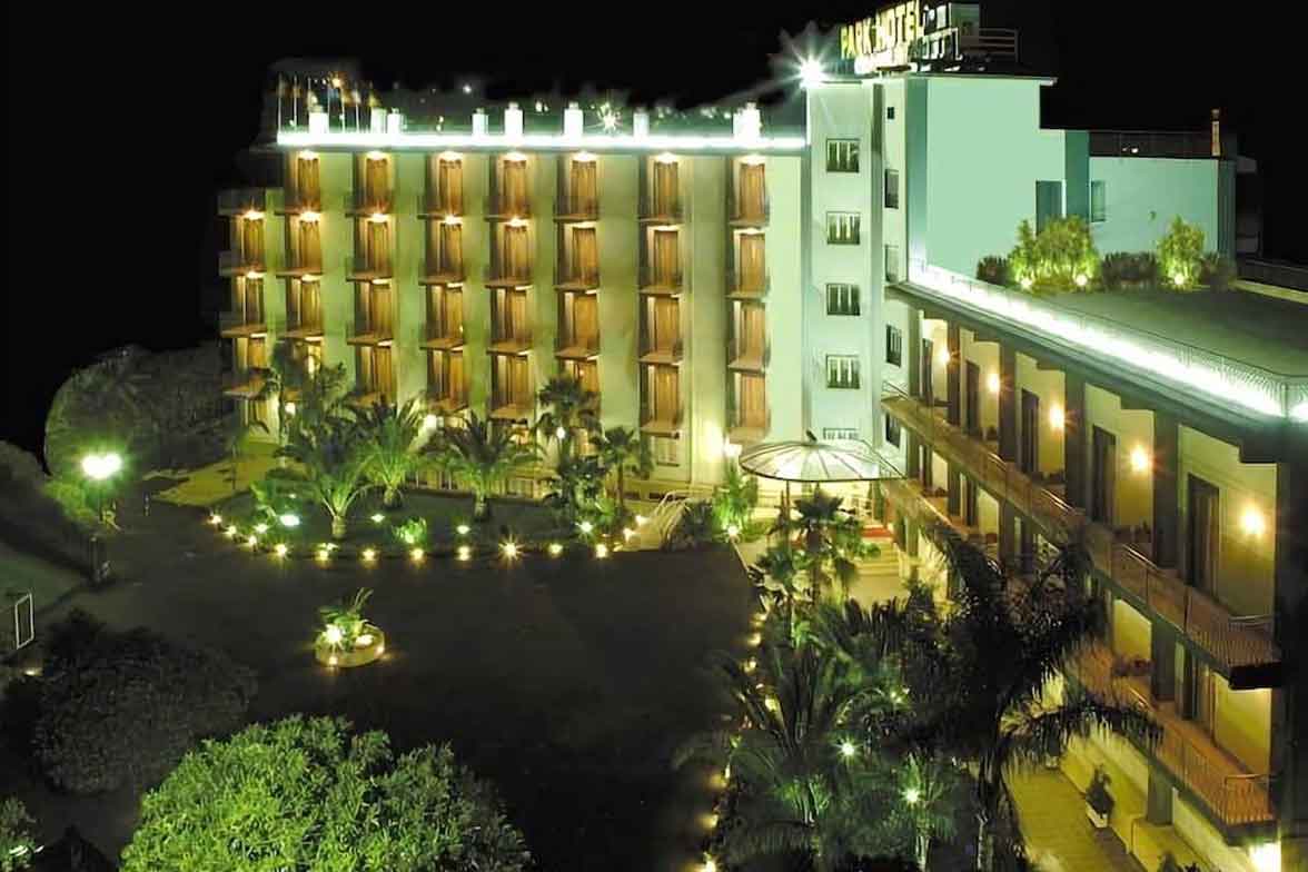 WAVE HOTEL 4* - CAPODANNO 2025 - Ciclopi Viaggi